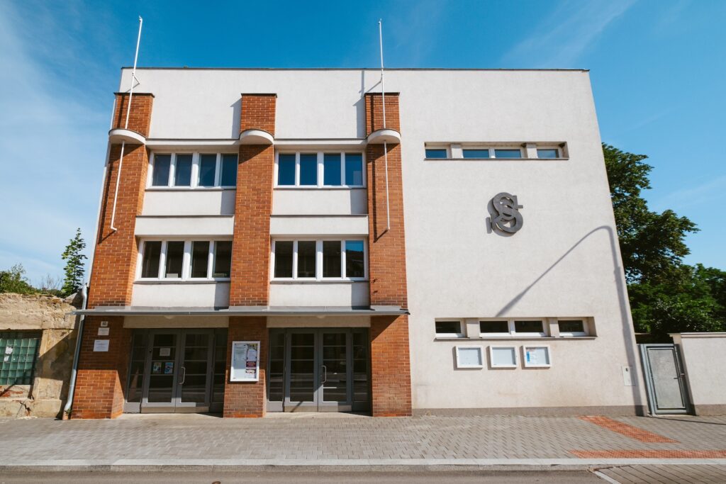 Moravský Krumlov má nové divadlo – Kultura Moravský Krumlov